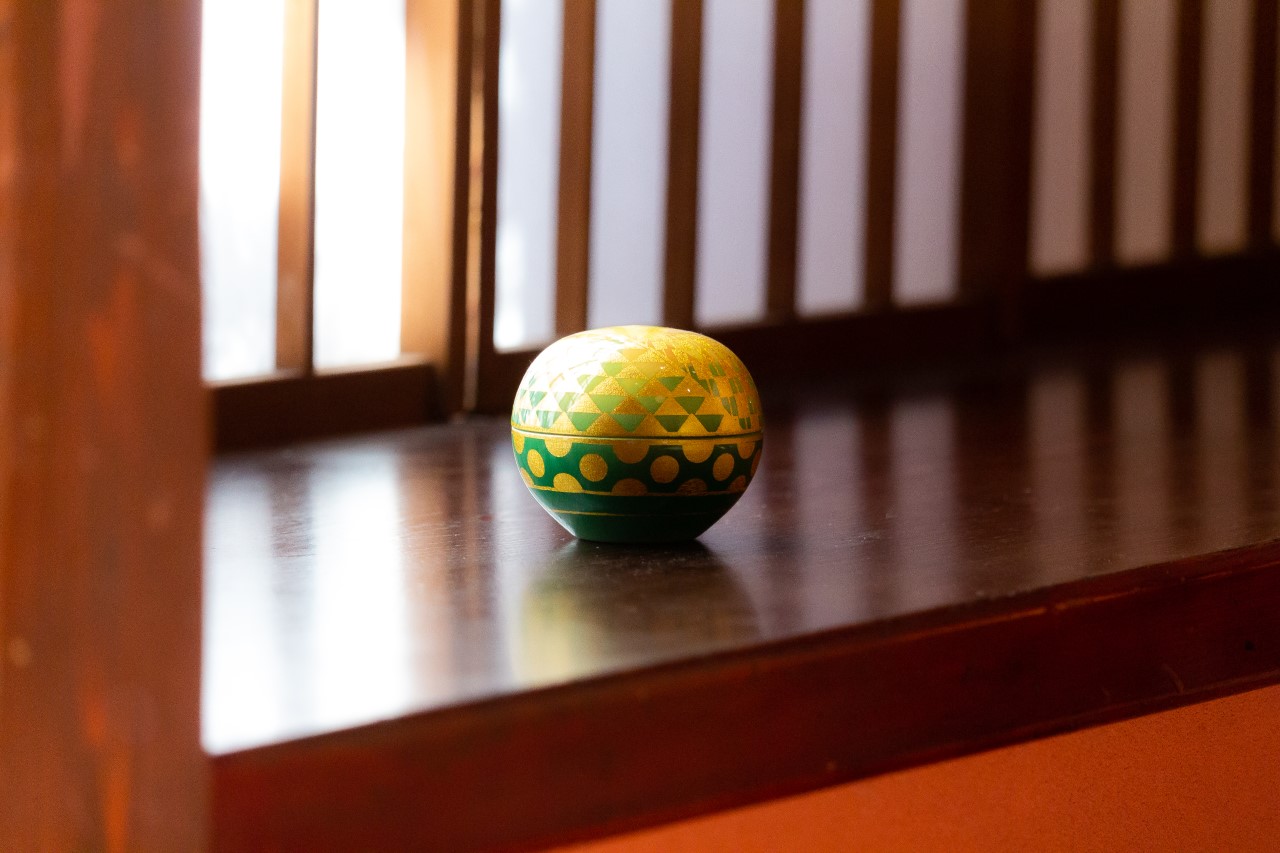 金箔の幾何学 山田登陽志作品展 金箔の幾何学 山田登陽志作品展